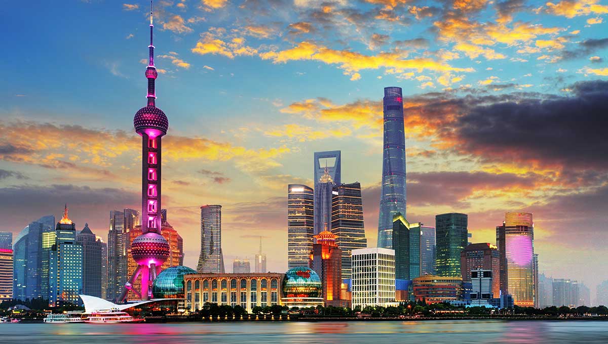 Spend time in the “Queen of the Orient” like a royal